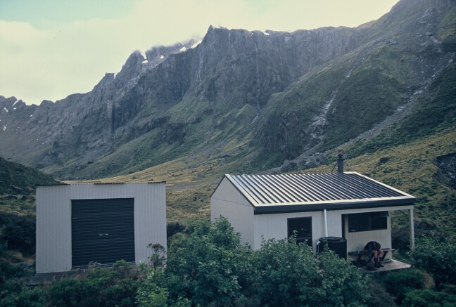 Young Hut No. 2 - Mount Aspiring National Park, Otago | Hut Bagger