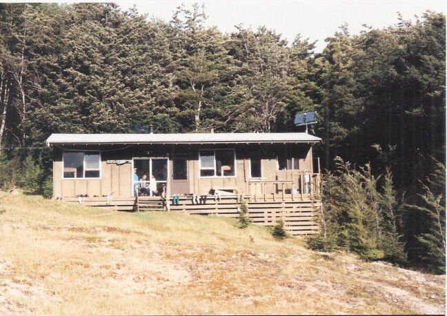 Mid Greenstone Hut (private) - Greenstone Conservation Area, Otago ...