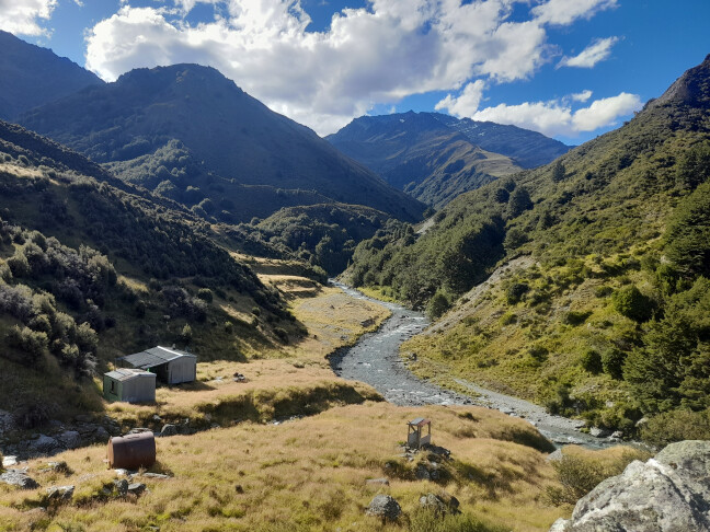 Upper Moonlight Hut - Mt Creighton Conservation Area, Otago | Hut Bagger