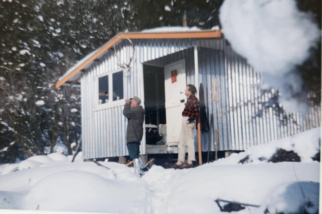 Lake MacKenzie Hut (old) - Fiordland National Park, Southland | Hut Bagger