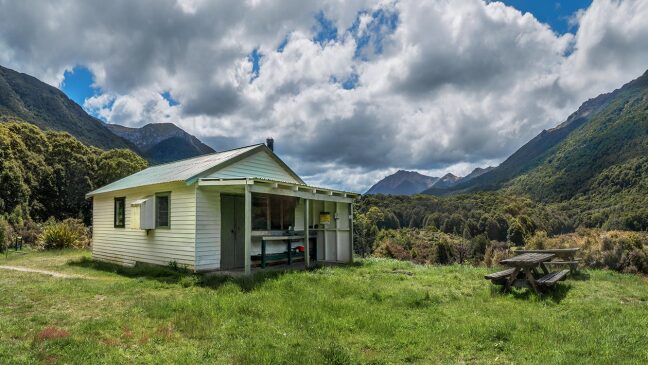 Trilobite Hut - Kahurangi National Park, Nelson/Tasman | Hut Bagger