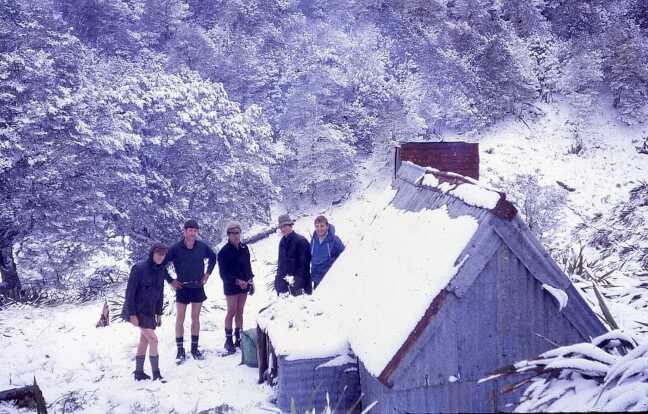 Mole Hut (old) - Tutaki Conservation Area, Nelson/Tasman | Hut Bagger