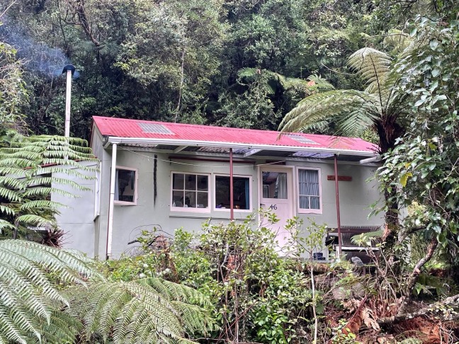 Whakapara Hut (Hut 46) - Remutaka Forest Park, Wellington | Hut Bagger