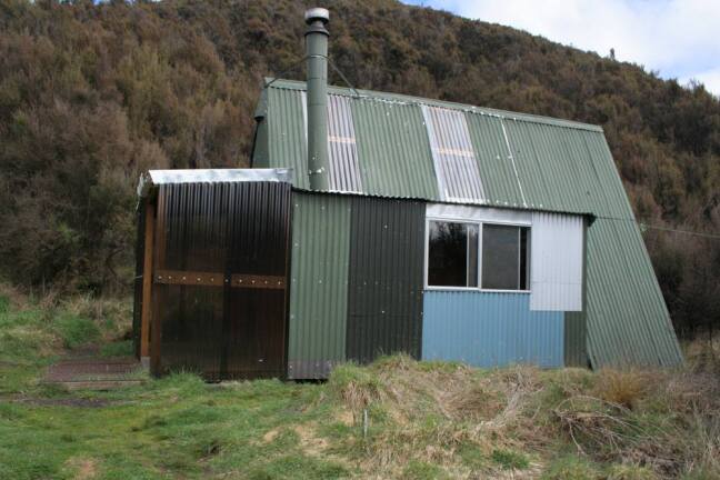 Mangaroa Hut - Maori land, Hawke's Bay | Hut Bagger