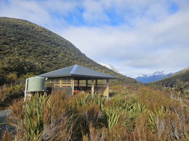 Lake Howden Shelter - Fiordland National Park, Southland | Hut Bagger