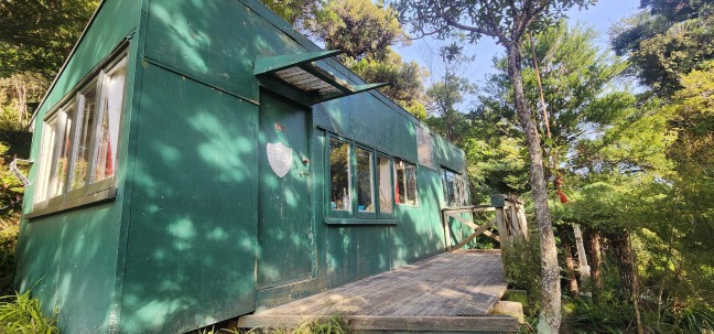 Sunny Bank Hut (Hut 66) - Remutaka Forest Park, Wellington | Hut Bagger