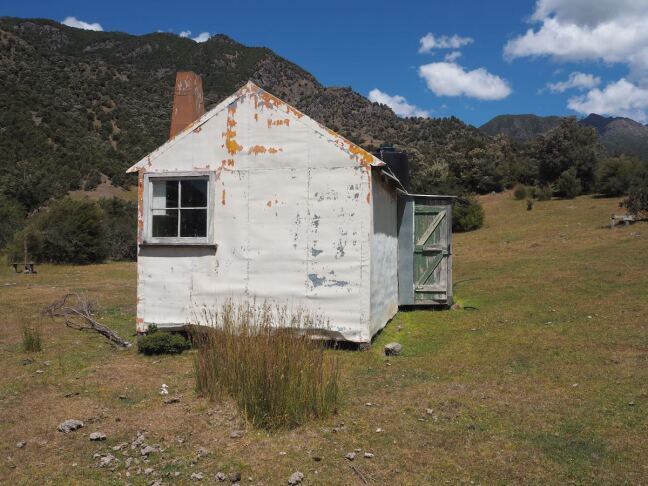 Dillon Hut - Private land, Marlborough | Hut Bagger