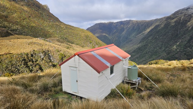 Lake Morgan Hut - Otira-Kopara Forest Conservation Area, West Coast ...