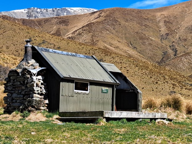 Spurs Hut (North Opuha Hut) - Te Kahui Kaupeka Conservation Park ...