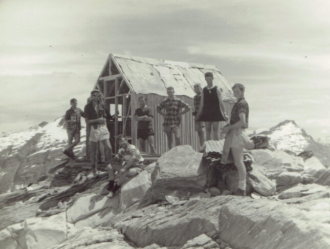 Colin Todd Memorial Hut - Mount Aspiring National Park, West Coast | Hut Bagger