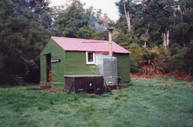 Waihaha Hut (old) - Pureora Forest Park, Waikato | Hut Bagger
