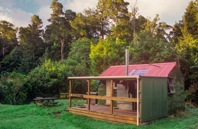 Waihaha Hut (old) - Pureora Forest Park, Waikato | Hut Bagger