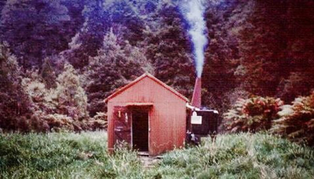 Waikarewhenua Hut - Te Urewera, Bay of Plenty | Hut Bagger