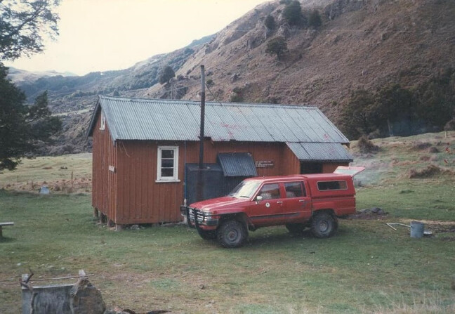 No. 2 Hut (Hurunui No. 2 Hut) - Lake Sumner Conservation Park ...