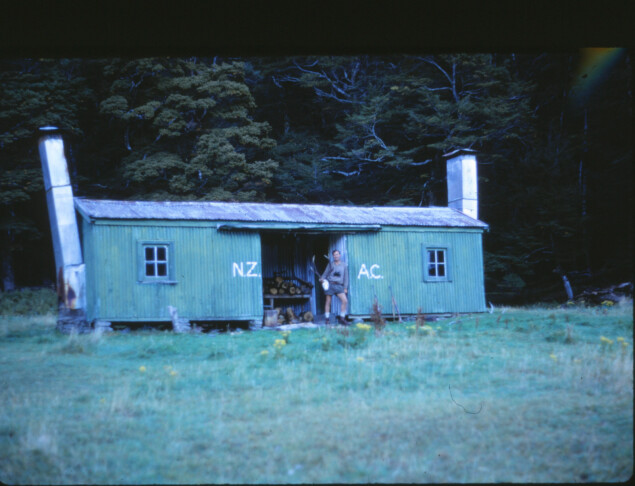 Cascade Hut (NZAC) - Mount Aspiring National Park, Otago | Hut Bagger