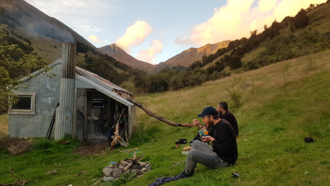 Junction Hut (Timaru River) - Hawea Conservation Area, Otago | Hut Bagger
