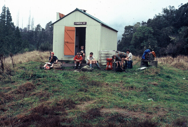 Pukareao Hut (old) - Te Urewera, Bay of Plenty | Hut Bagger