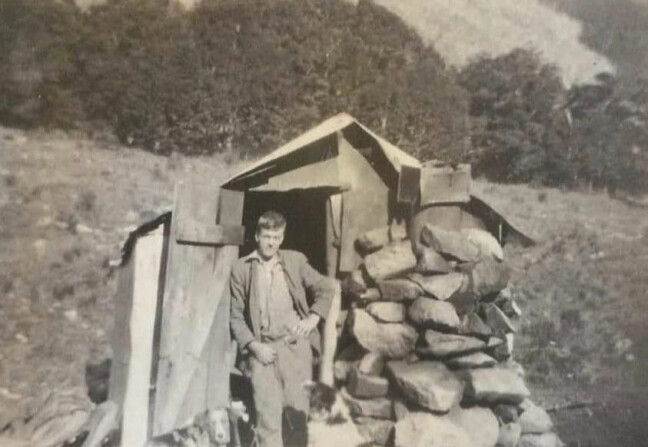 Greenstone Hut (old) - Greenstone Conservation Area, Otago | Hut Bagger