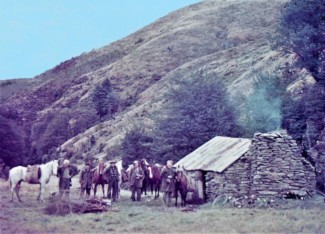 Junction Hut - Glenaray Station, Southland | Hut Bagger