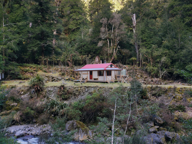 Iron Gate Hut - Ruahine Forest Park, Manawatū-Whanganui | Hut Bagger