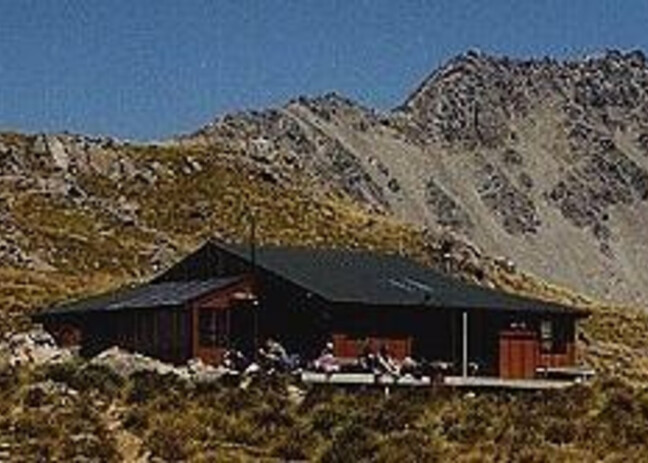 Angelus Hut No. 2 - Nelson Lakes National Park, Nelson/Tasman | Hut Bagger