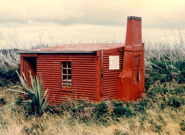Waituna Lagoon Hut - Awarua Wetland, Southland | Hut Bagger