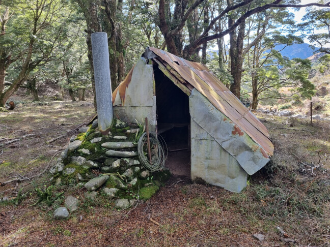 Park Hut - Wairaki River - Marginal Strip, Southland | Hut Bagger