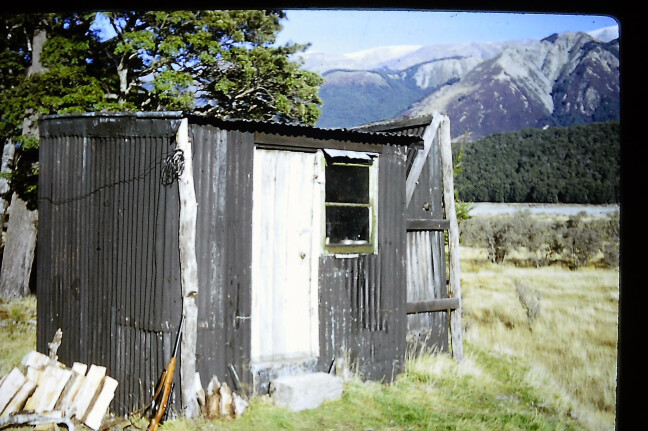 Top Hope Hut (old) - Lake Sumner Conservation Park, Canterbury | Hut Bagger