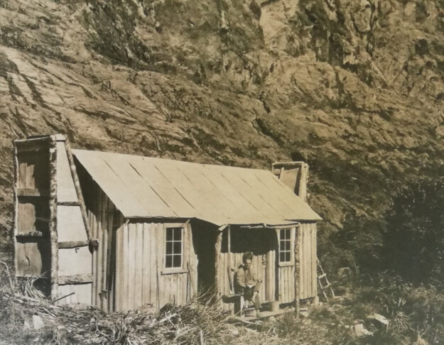 Esperance Hut (McPherson Hut) - Fiordland National Park, Southland ...