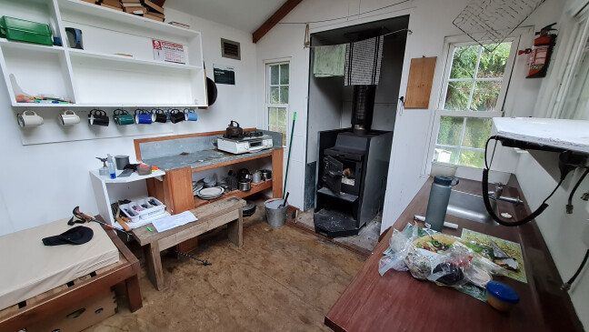 Te Mapou Hut - Te Urewera, Bay of Plenty | Hut Bagger